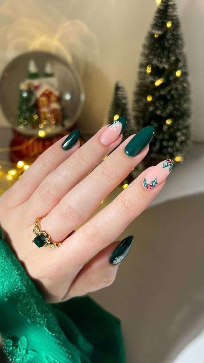 23+ Cute & Trendy Christmas Nails for Happy Marry Christmas